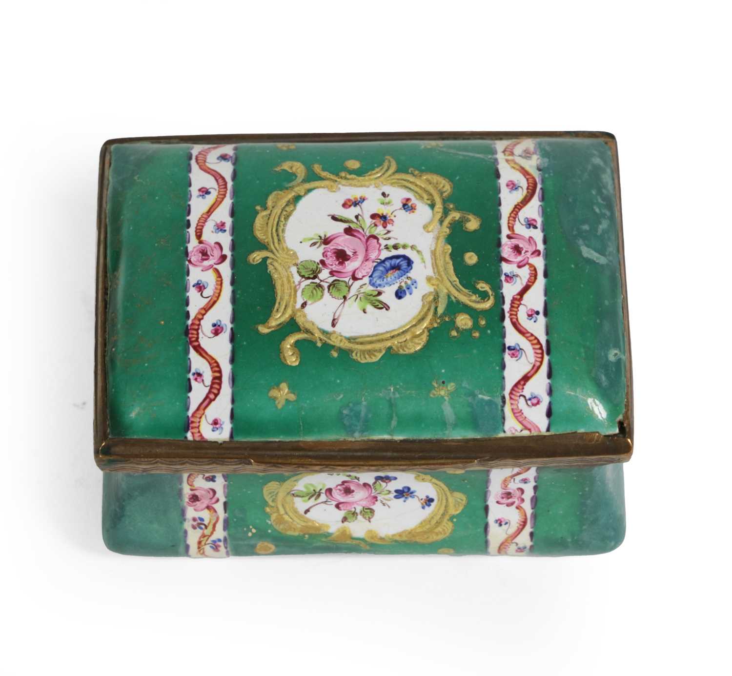 Lot 138 - A South Staffordshire Enamel Snuff Box,