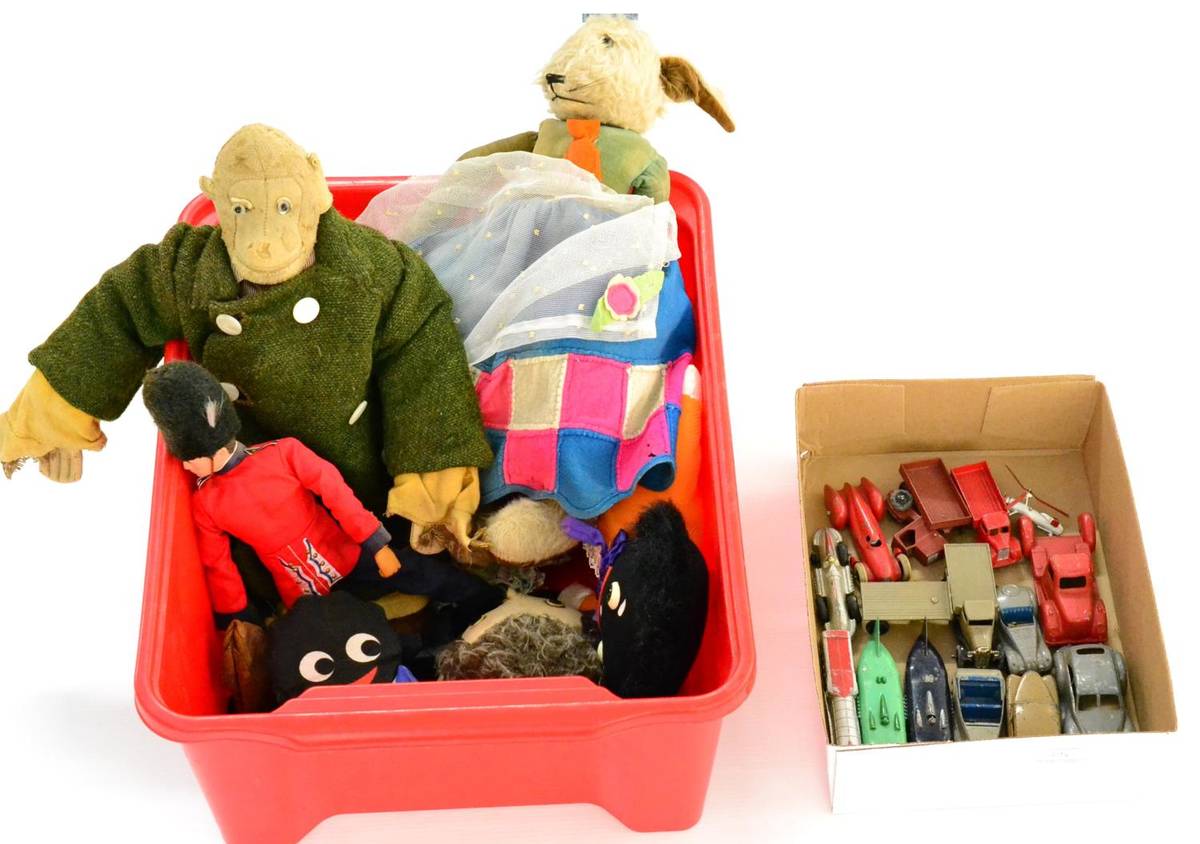 Lot 394 - Dinky Early Post War Models including